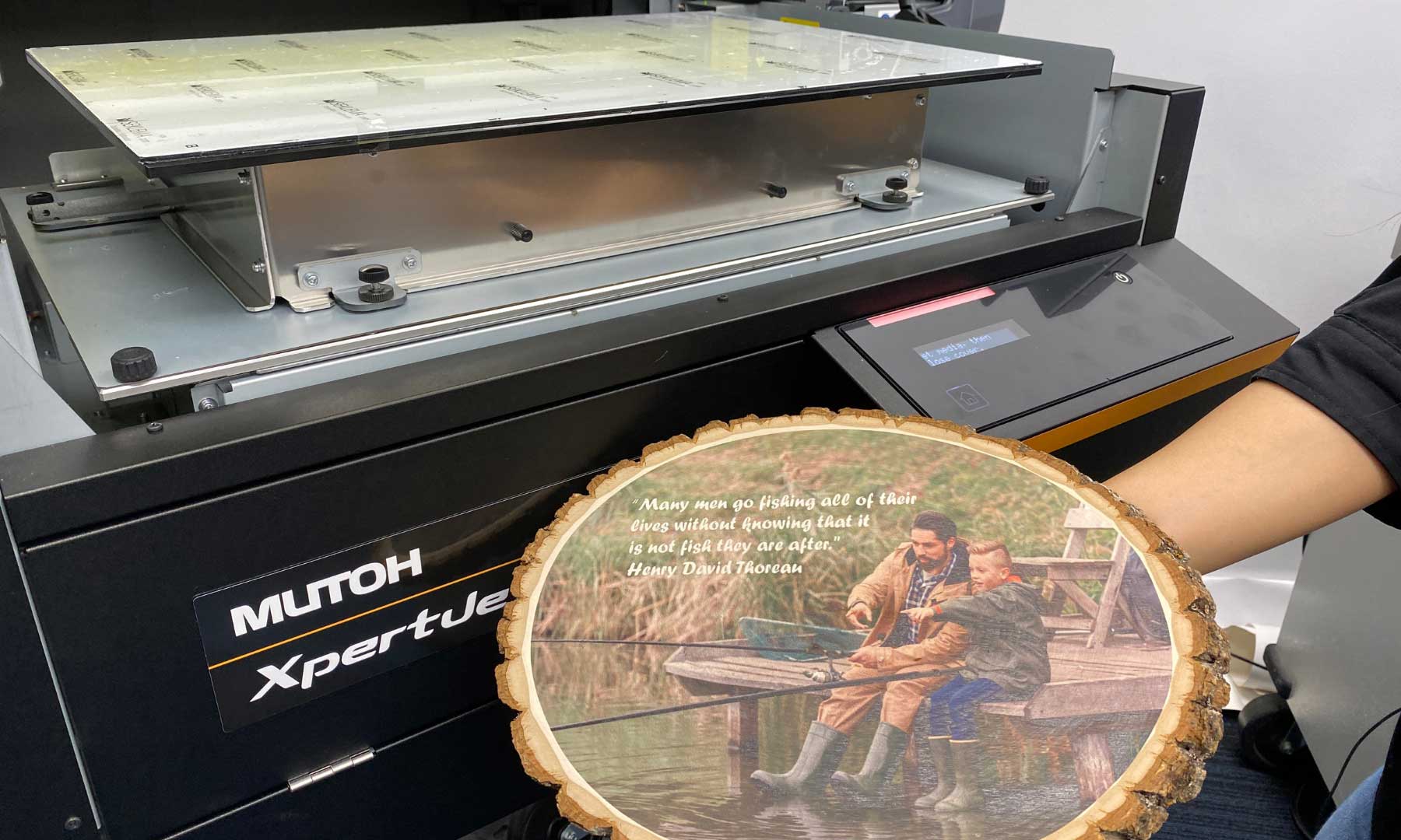mutoh-print-uv-wood-plaque - Learning Center